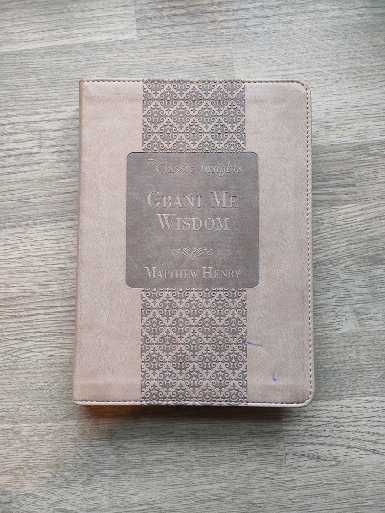 Grace for the Moment: Volume 1: Inspirational Thoughts for Each Day of ...